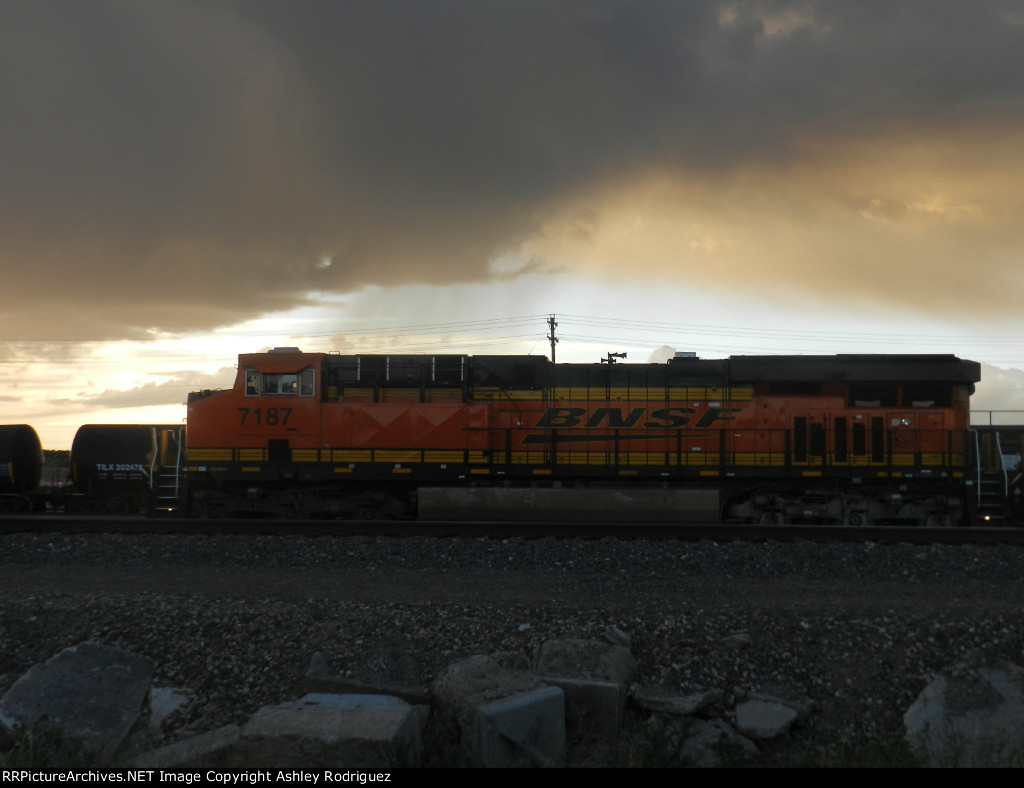 BNSF 7187